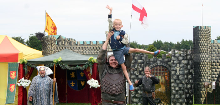 Knights take centre stage at Winwick Carnival - Warrington Worldwide