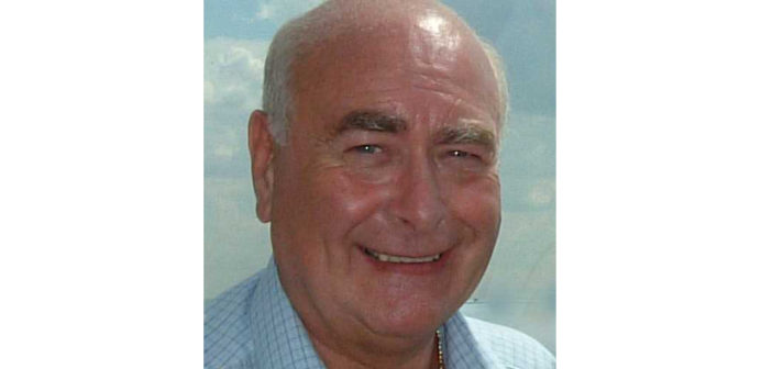 Death of former newspaper editor Derek Hunt