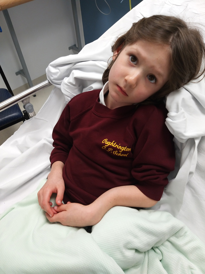 Mother thanks school for caring for "banana arm" boy