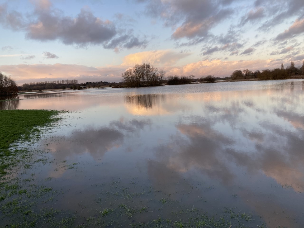 Praise for emergency services over floods response