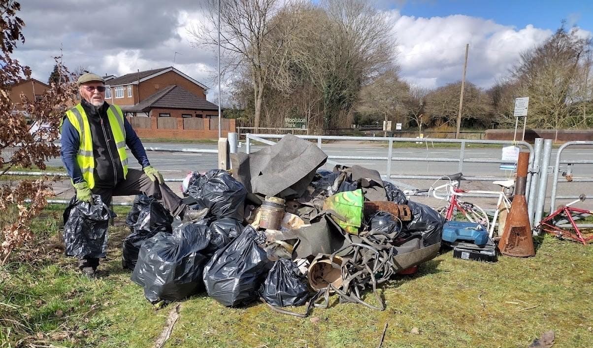 Volunteers clear litter from towpath beauty spot