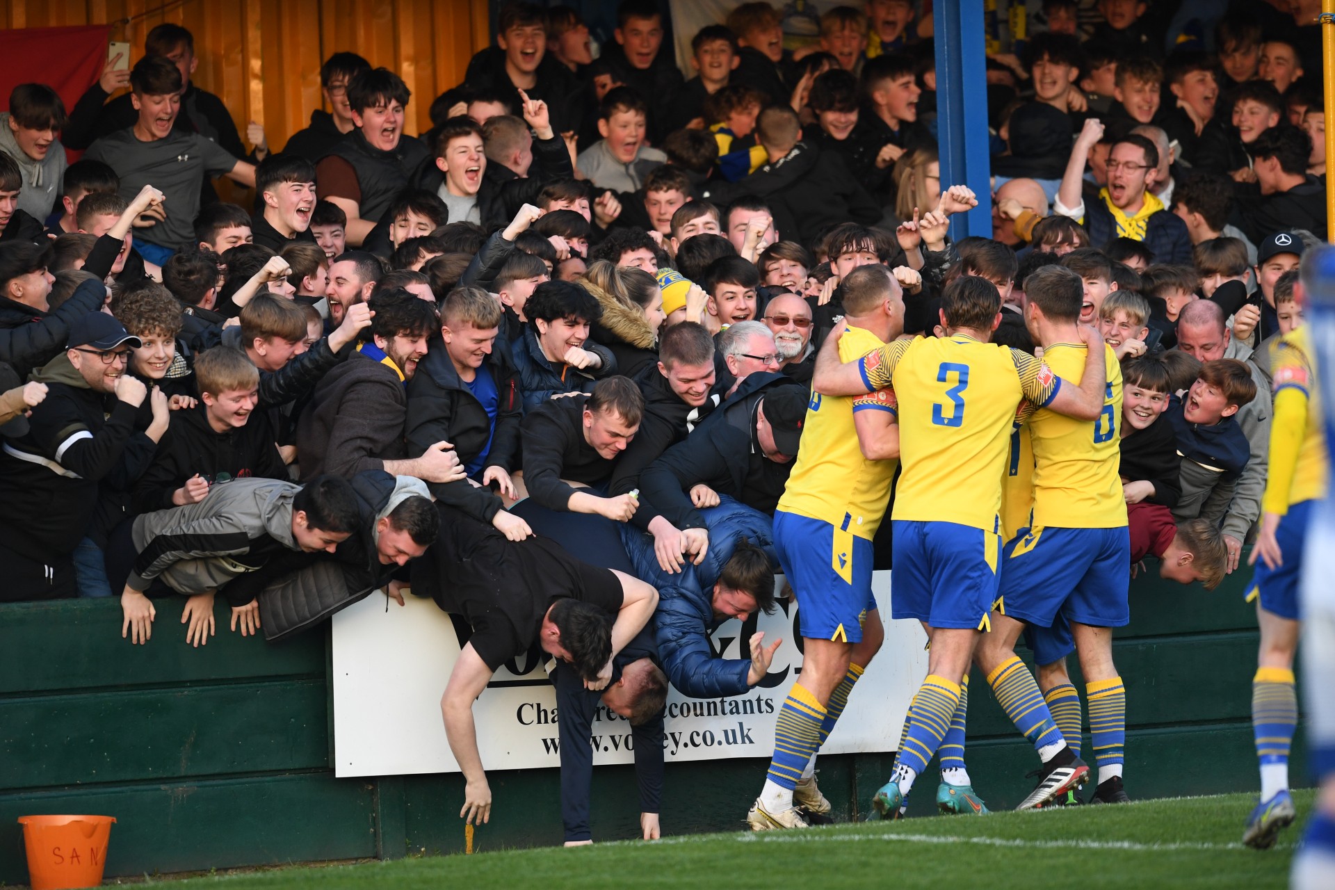 Warrington Town blitz their way to a third straight play-off final