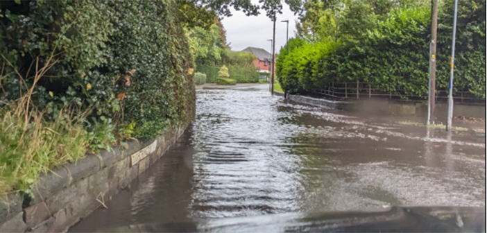 Police issue flood warning over various roads at Lymm