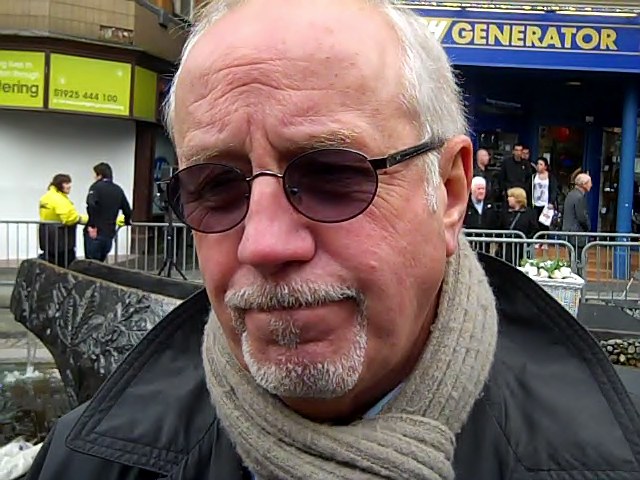 Peace campaigner applauds historic handshake