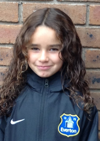 Schoolgirl signs for Everton